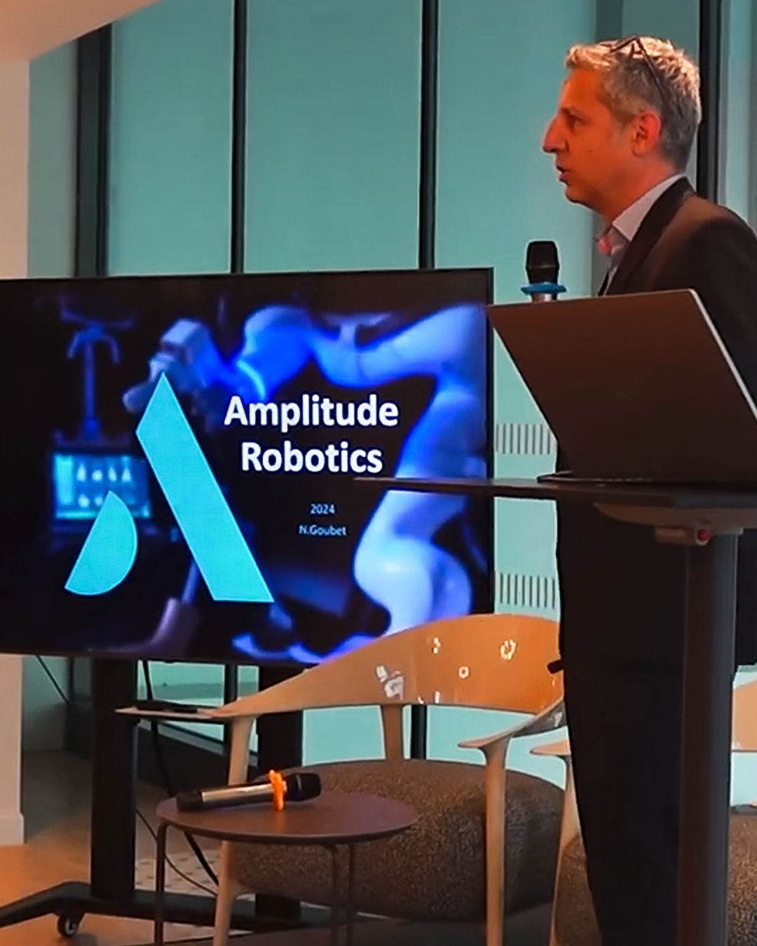 Evento de apresentação do braço robótico Amplitude, o Andy - Amplitude ...